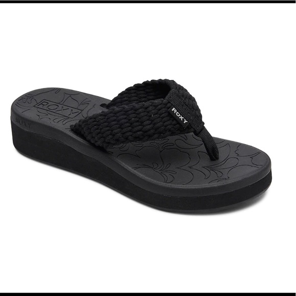 Roxy | Shoes | Womens Roxy Caila Flipflops Wedges Available In 6789 And ...